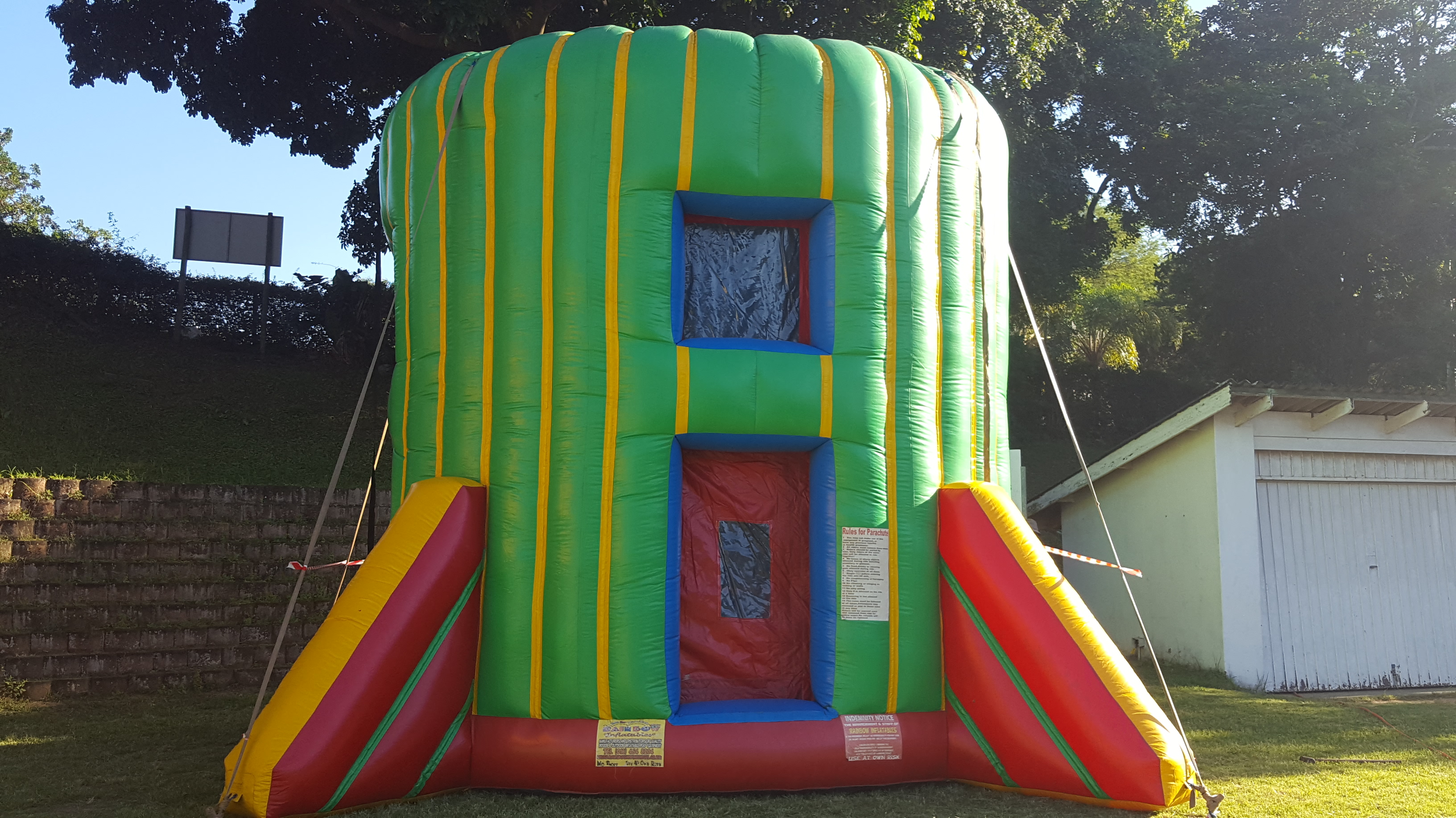 Space Rocket - 8 Seater - Rainbow InflatablesRainbow Inflatables